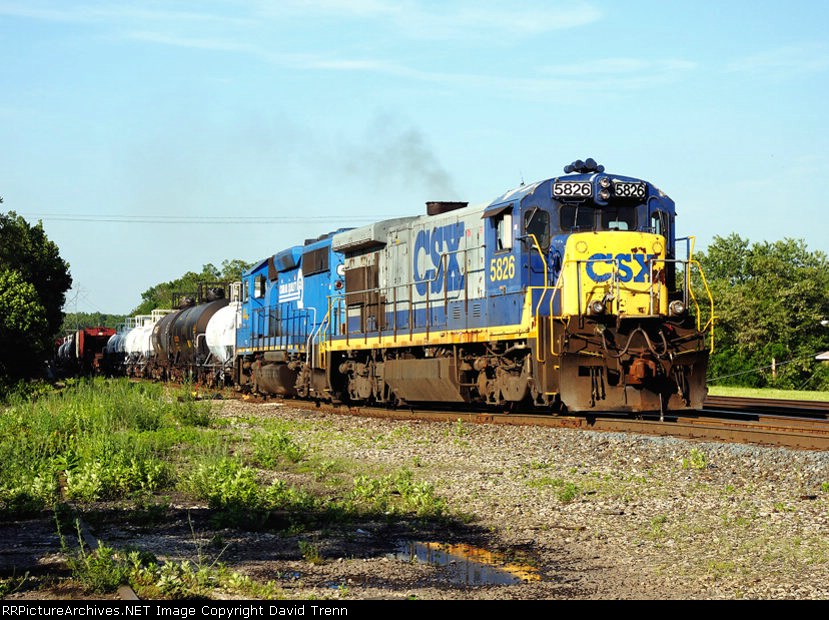 CSX 5826 leads Westbound CSX local C718 MP 127.4